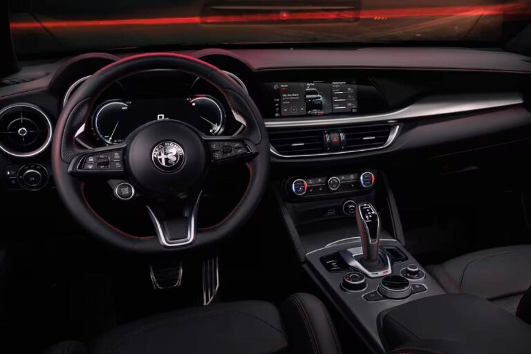 2025 Alfa Romeo Stelvio Interior Features | Northside Alfa Romeo of Houston